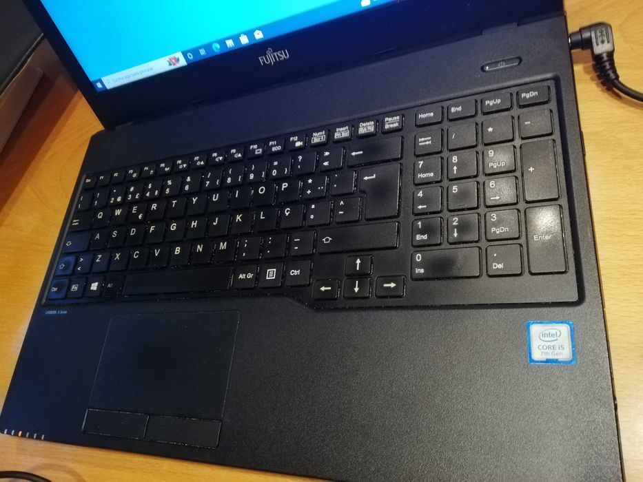Portátil Fujitsu Lifebook A557 - i5 / 8G / SSD 460GB Santa Maria Da ...