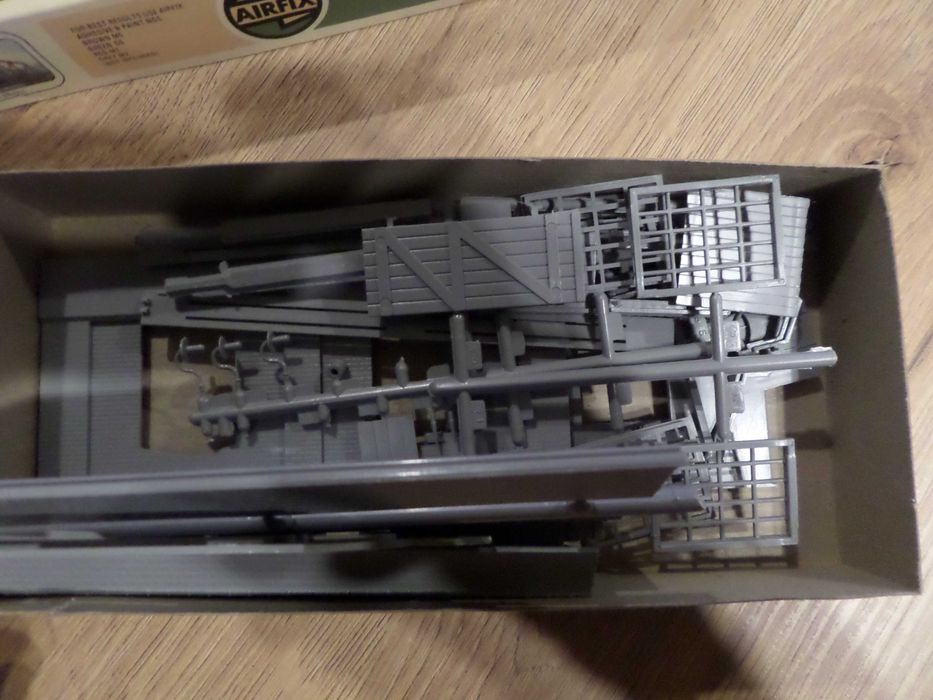 HO - Airfix 02608-4 (1973) Engine Shed Poznań Smochowice • OLX.pl