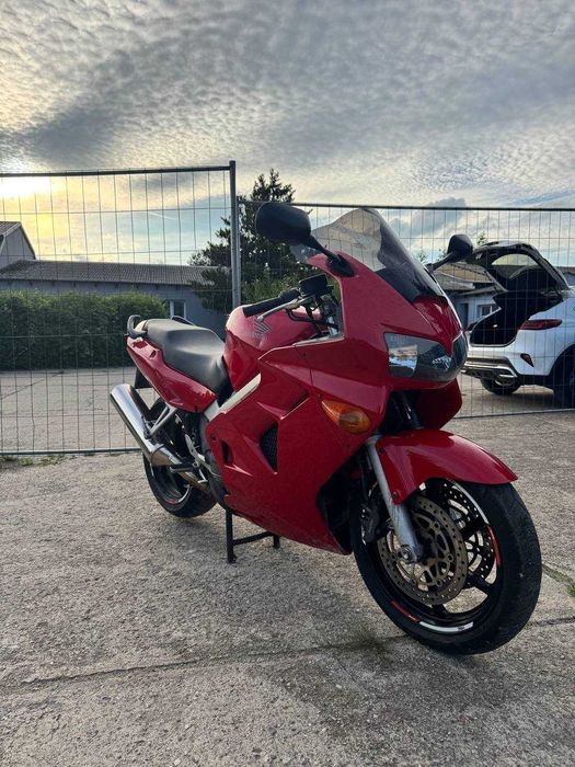 Honda VFR 800, 1999 rok – Okazyjna cena! Szamotuły • OLX.pl