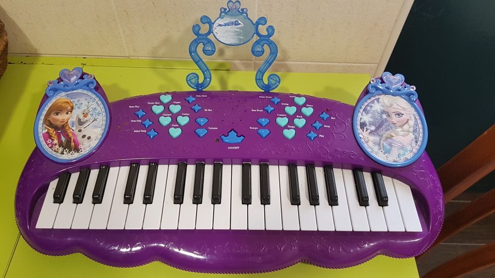 Piano de criança da Frozen Quinta do Anjo • OLX Portugal