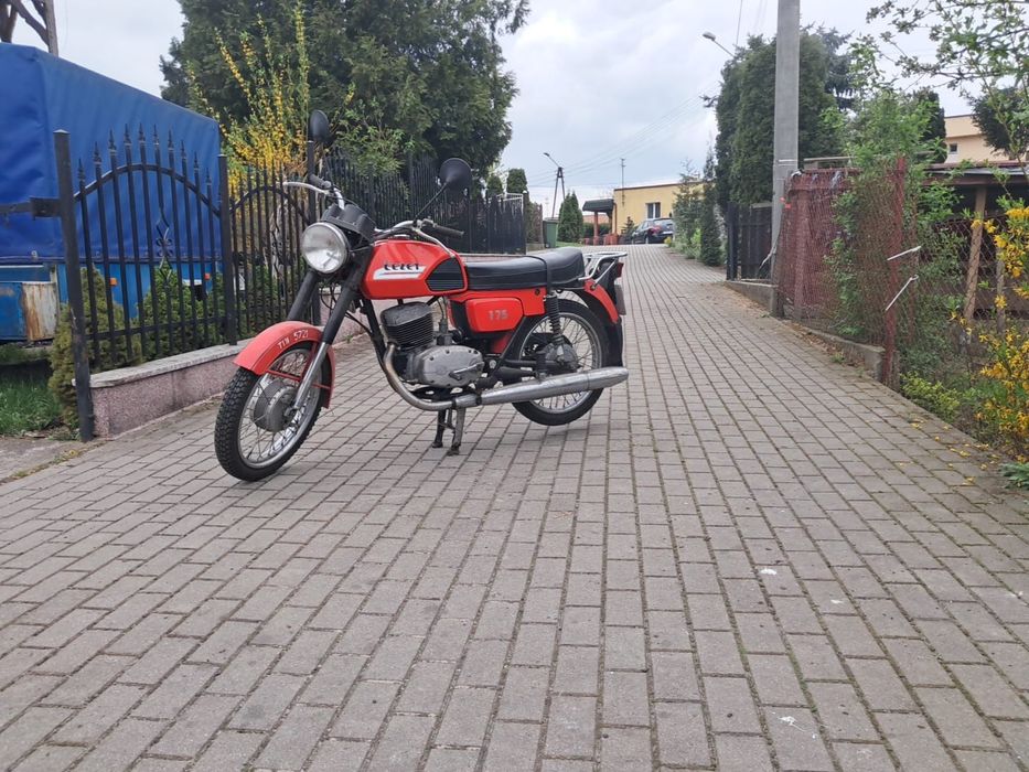 Motor CZ 175 oryginalny stan Świecie • OLX.pl