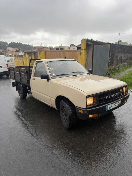 Bedford boa para trabalho Nogueira da Regedoura • OLX.pt