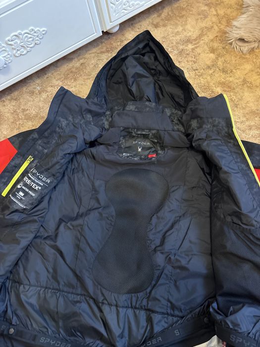 Курточка гірнолижна Spyder: 3 500 грн. - Лижні куртки Львів на Olx