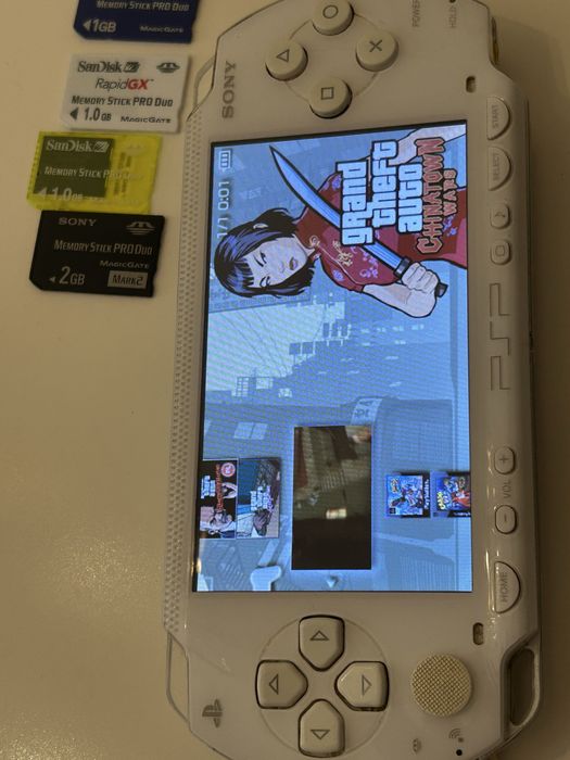 Sony PlayStation portable 1000 psp 6 kart pamięci i 30 gier Pogórze • OLX.pl