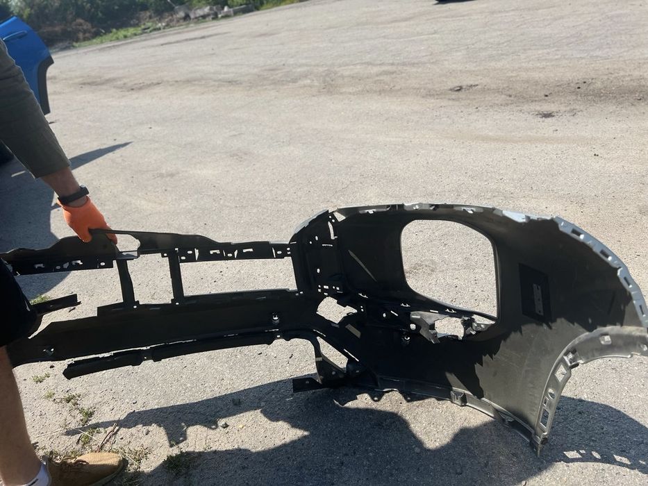 Права частина бамперу outlander 4 2022року бампер половина Mitsubishi ...