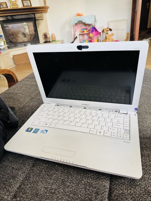 Stary laptop na czesci niesprawny medion akoya germany niemcy komputer ...