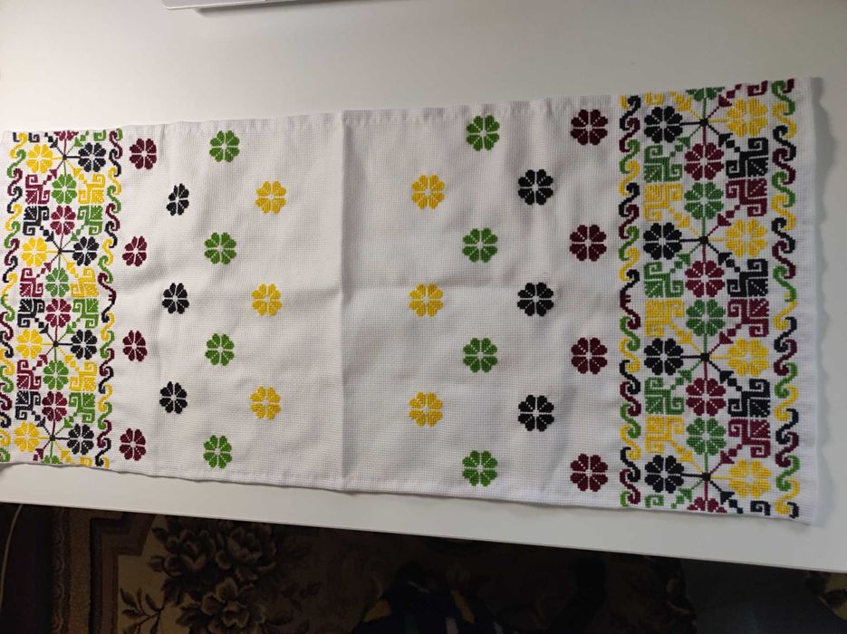 Рушник вишитий вручну хрестиком 700 грн Витвори майстрів рукоділля Київ на Olx