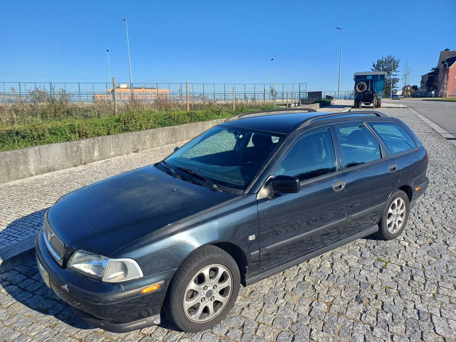 Carrinha Volvo v40 1.9td Cidade Da Maia • OLX.pt