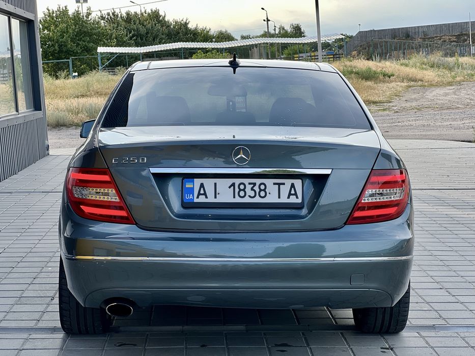 Продам Mercedes C-Class W204: 9 500 $ - Mercedes-Benz Черкаси на Olx