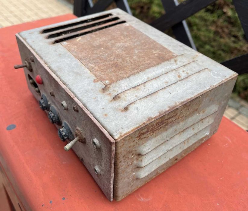 Stary zasilacz prostownik Ryki • OLX.pl