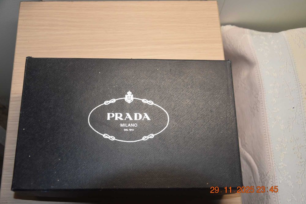 Sapatos Prada usados Como Novos Gaio-Rosário E Sarilhos Pequenos • OLX.pt