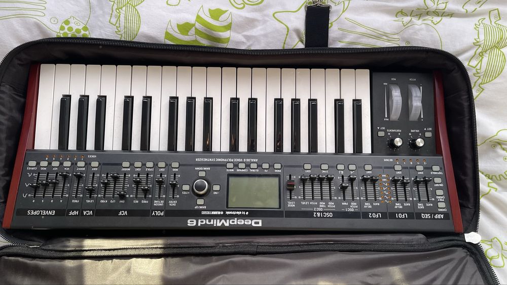 Behringer DEEPMIND 6 sintetizador + Mala Oficial Miranda do Corvo • OLX.pt