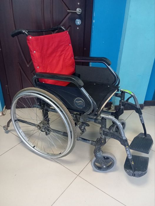 Кресло инвалидное breezy 300: 1 000 грн. - Коляски Кривий Ріг на Olx