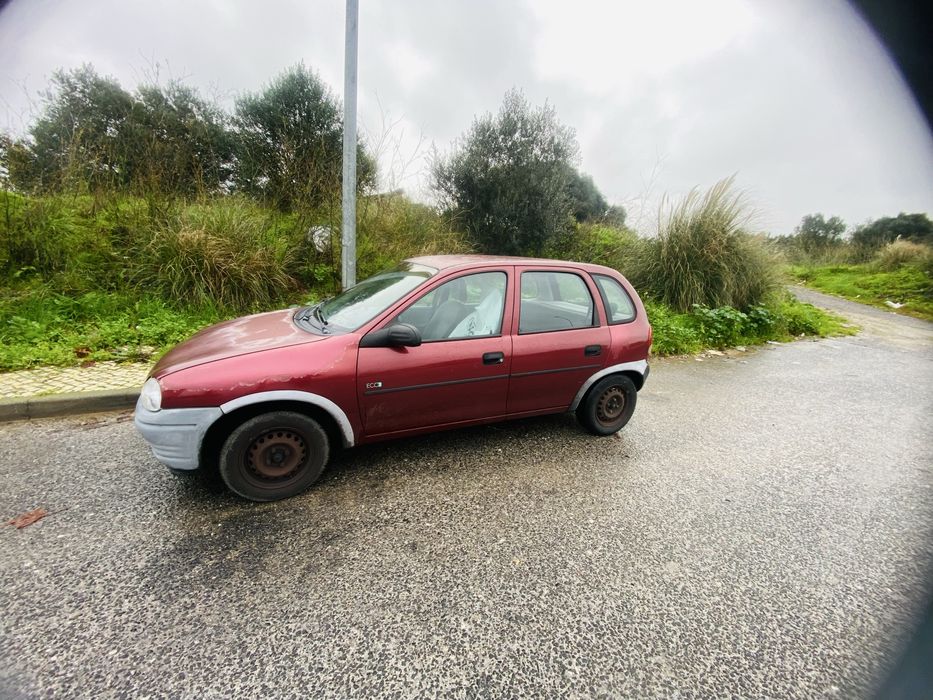 Opel corsa B 1.2 gasolina ano 1997 Rio de Mouro • OLX.pt