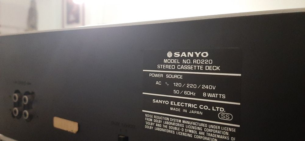 Sistema de 3 elementos da marca Sanyo e colunas Wharfedale Linton 3 ...