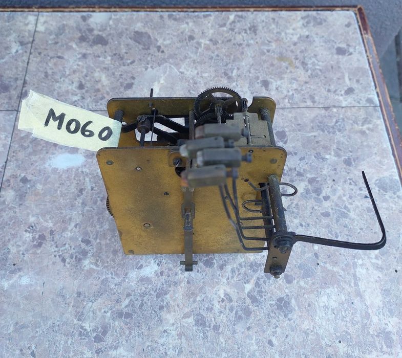 M060 Mechanizm starego zegara ściennego cztery młotki Tczew • OLX.pl