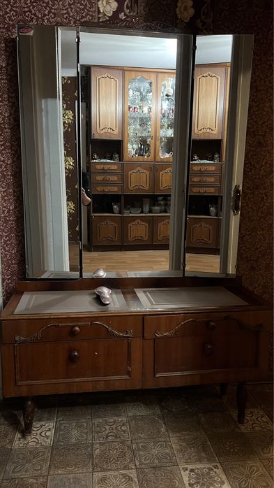 Комод тумба трильяж з дзеркалами 500 грн Меблі для спальні Червоноград на Olx