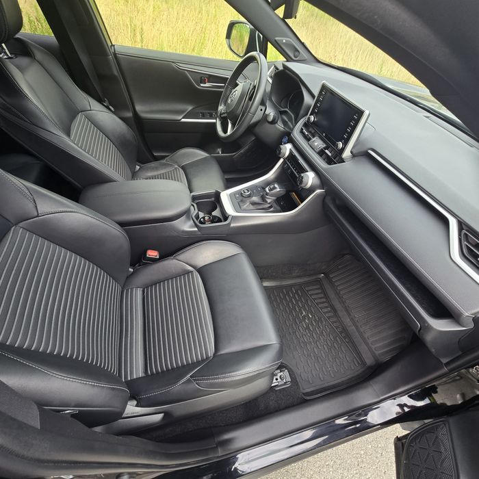 Toyota rav4 2.5 hybrid 4×4 Bogote wyposażenie Wrocław Stare Miasto • OLX.pl