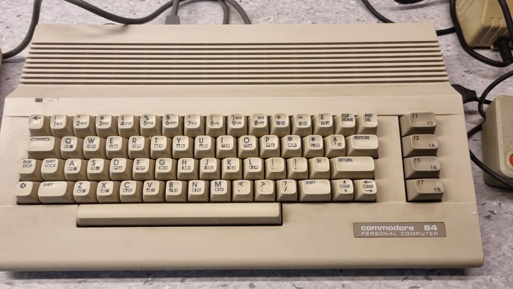 Comodore C64 zestaw Zielonka • OLX.pl