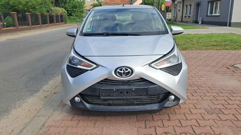 1.0 VVT-i xPLay alusy,tablet ,kamera, cofania Góra • OLX.pl