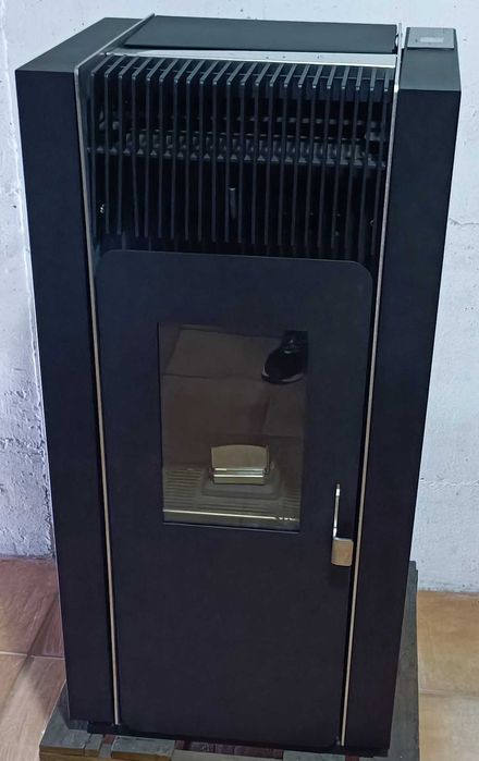 Salamanda a pellets Modelo Ebony, TEK Biomasse Maceira • OLX Portugal