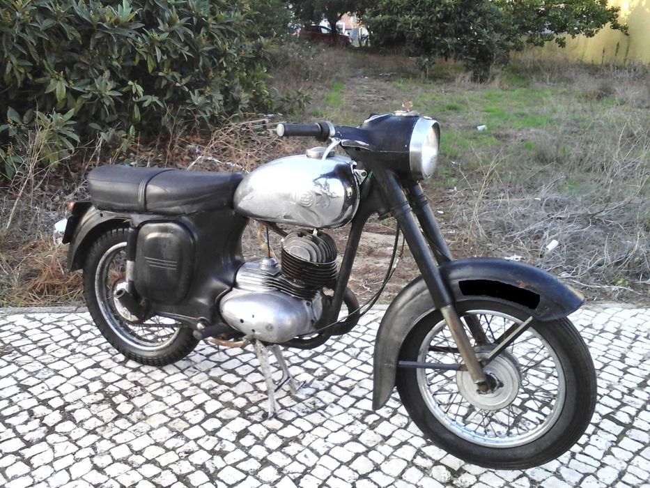 CZ 175 ano 1966 em bastante bom estado Quinta do Conde • OLX.pt