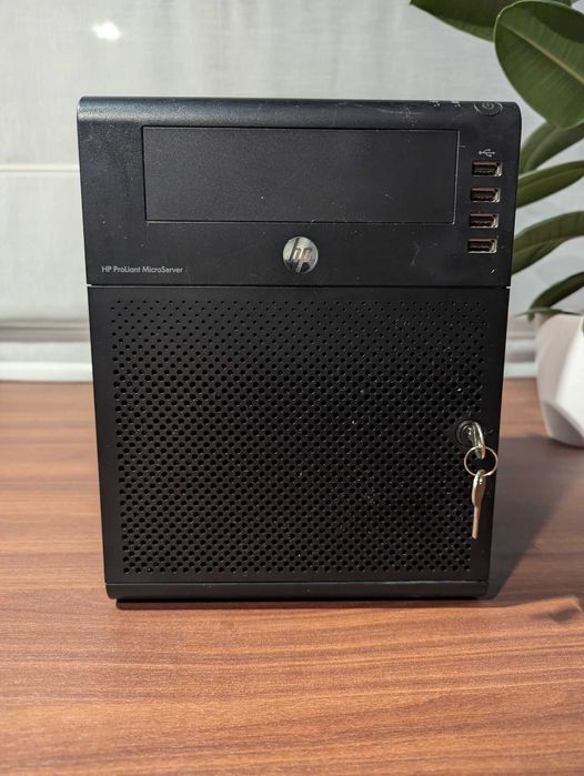 HP microserver gen7 N40L 8Гб, вже прошитий під загрузку з 5го диска: 4 ...