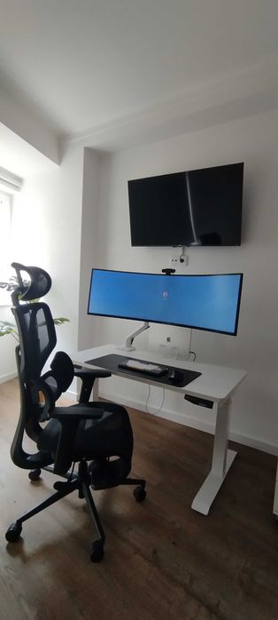 Monitor Samsung Odyssey G9 49 polegadas Alvalade • OLX Portugal