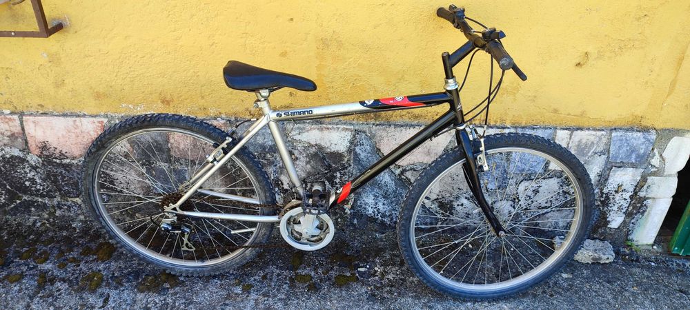 Bicicleta, rodas 26 polg., 18 mudanças (Shimano), em excelente estado ...