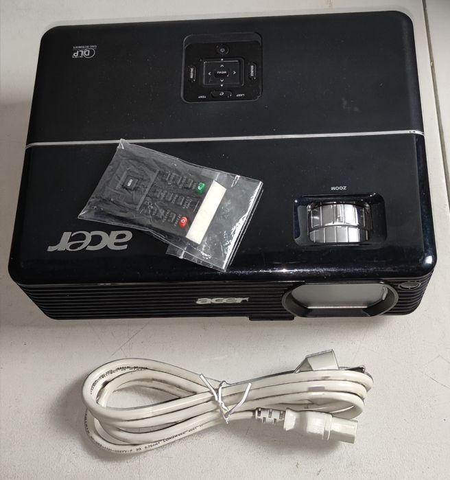 Projetor digital Acer P1165E - como NOVO c/ Comando Corroios • OLX Portugal