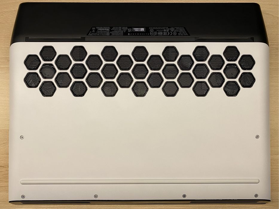 Alienware Area-51M R2 17 FHD/i9-10900K/RTX 2080 Super/32Gb/512Gb NVMe ...