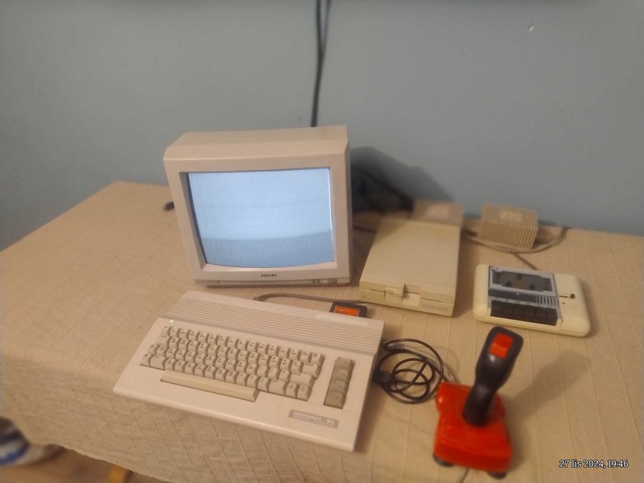 Commodore 64 C64 komputer super zestaw Łazy • OLX.pl