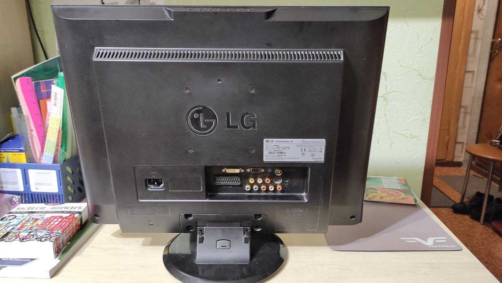 Lg монітор- телевізор: 800 грн. - Монітори Харків на Olx