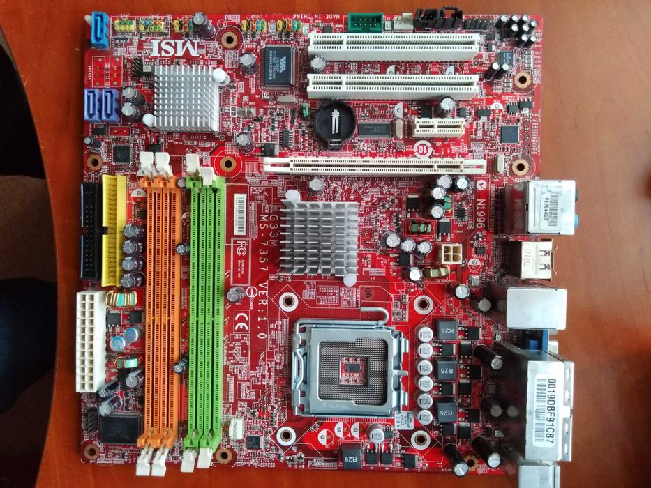 Продам материнську плату 100 грн Комплектуючі та аксесуари Київ на Olx