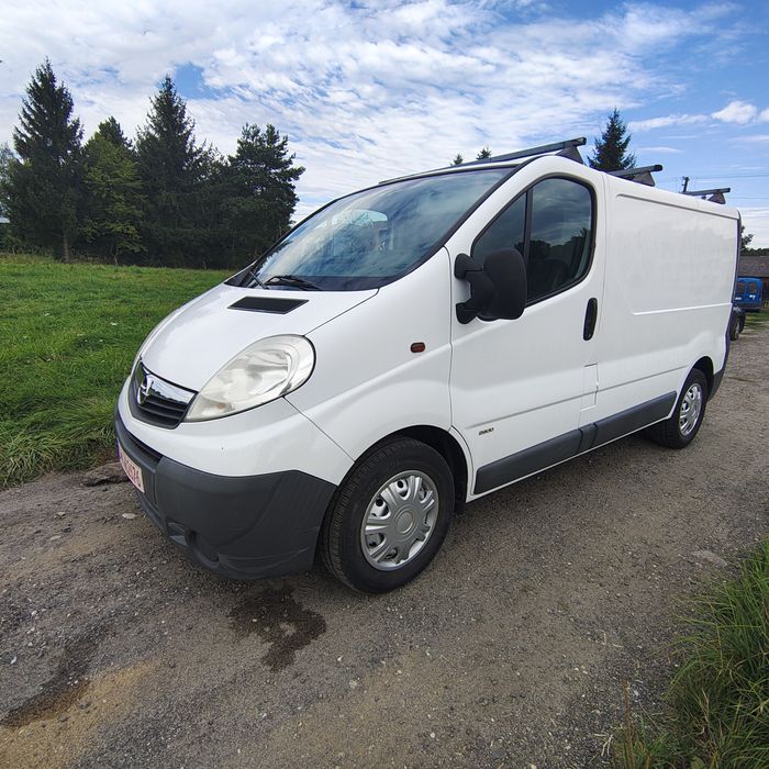 Opel Vivaro 2.5 CDTI bez rdzy bez wypadek okazja. Niedośpielin • OLX.pl