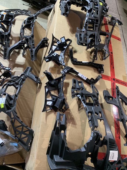 Кріплення бапера скелет хребет Mercedes W212 w213 w253 w117 w205 w204 ...