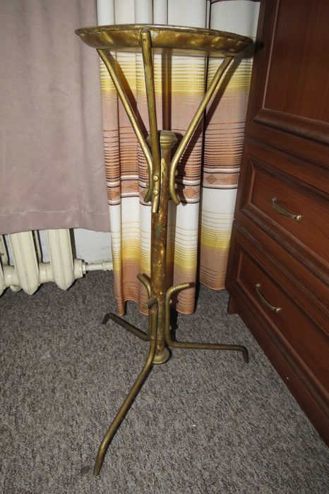 Столик подставка для цветов железный: 200 грн. - Кімнатні рослини Київ ...