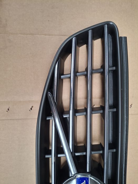 Grill atrapa volvo xc60 lift 13-17 oryginał Radzyny • OLX.pl