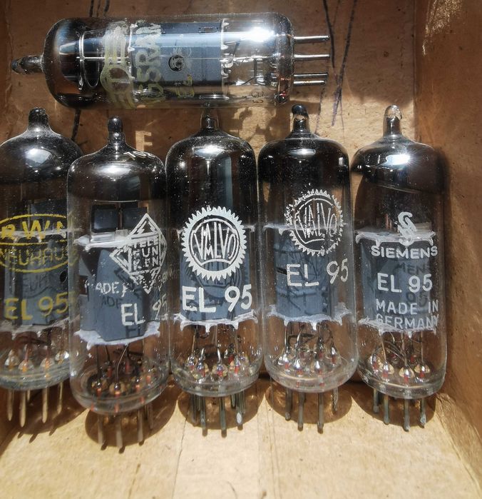 Радіолампи радиолампа ECC82 12AU7 u.s.a. 50х воєнна прийомка: 300 грн ...