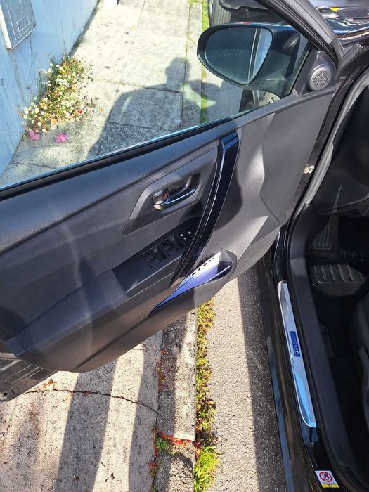 Toyota Auris Touring Sports 1.8 HSD Comfort Viana Do Castelo (Santa Maria Maior E Monserrate) E ...