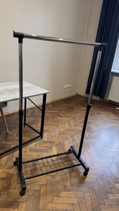 Стенд для речей від Jusk: 300 грн. - Меблі для вітальні Львів на Olx