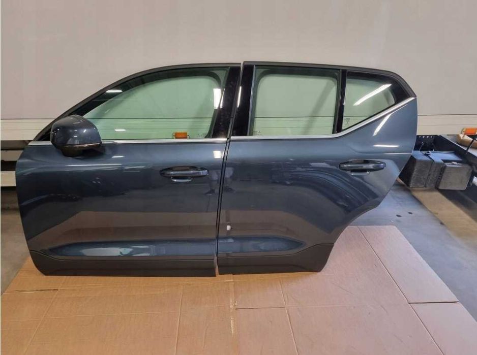 VOLVO XC40 Двері перед зад ліві праві: 400 $ - Двері Ковель на Olx