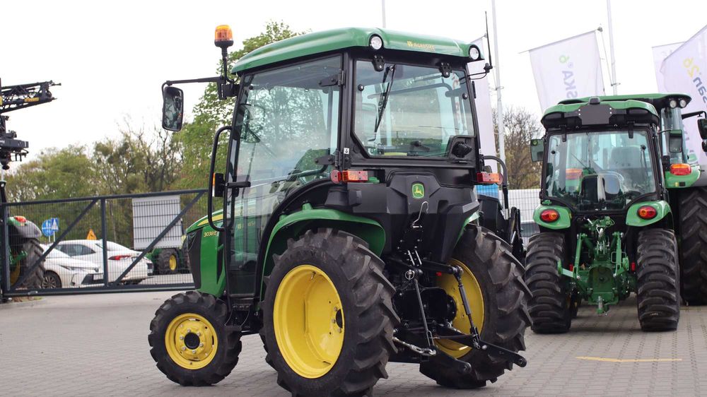 John Deere 3038E Kompaktowy ciągnik z kabiną Chełmno • OLX.pl