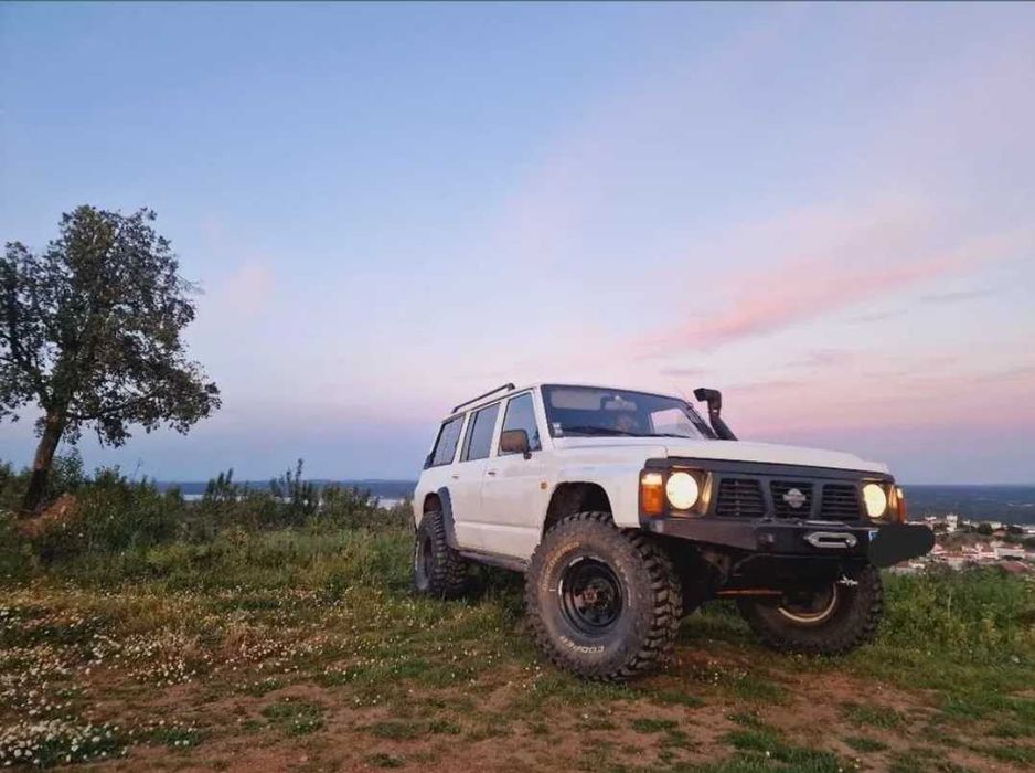 Nissan Patrol Y60 GR Longo Charneca De Caparica E Sobreda • OLX.pt