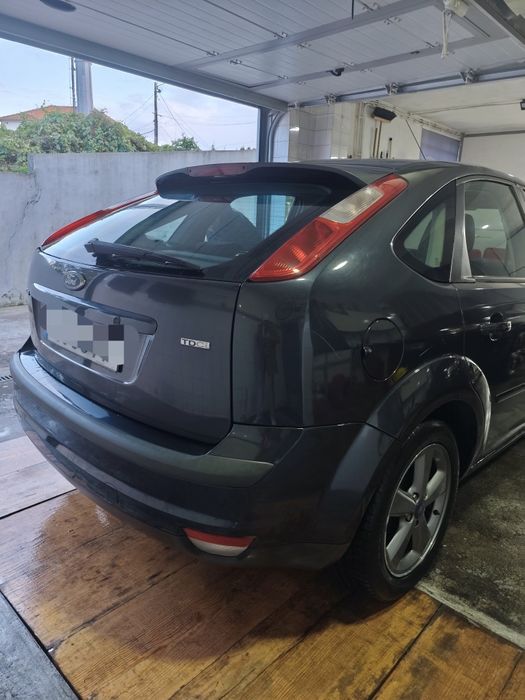 Vende-se Ford Focus MK2 ou troco por mota 600cc Rio Tinto • OLX.pt