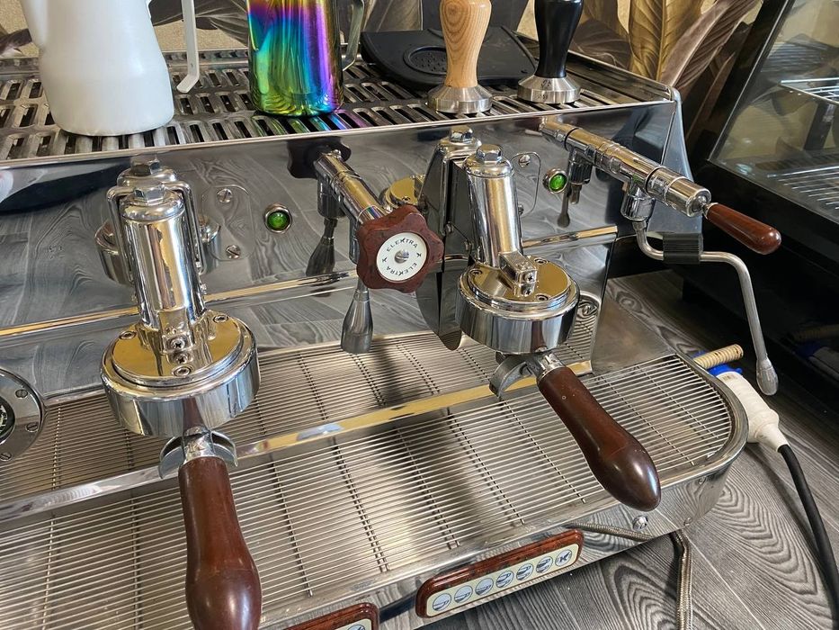 Професійна кавомашина Elektra Classic Barlume Z1C 3GR: 50 000 грн ...