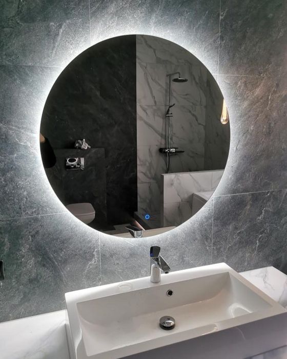 Дзеркало з підсвіткою у ванну кімнату дзеркала для ванни 1 800 грн Окна двери стеклo