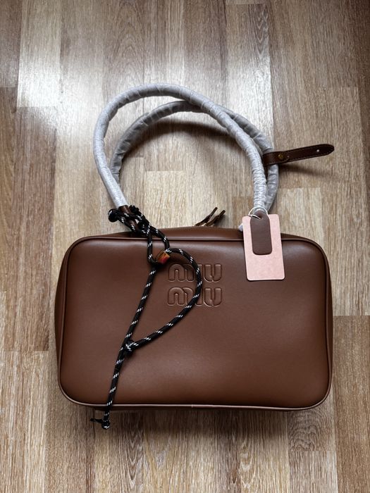 Шкіряна сумка Miu Miu 3 000 грн Шкіряні сумки Київ на Olx