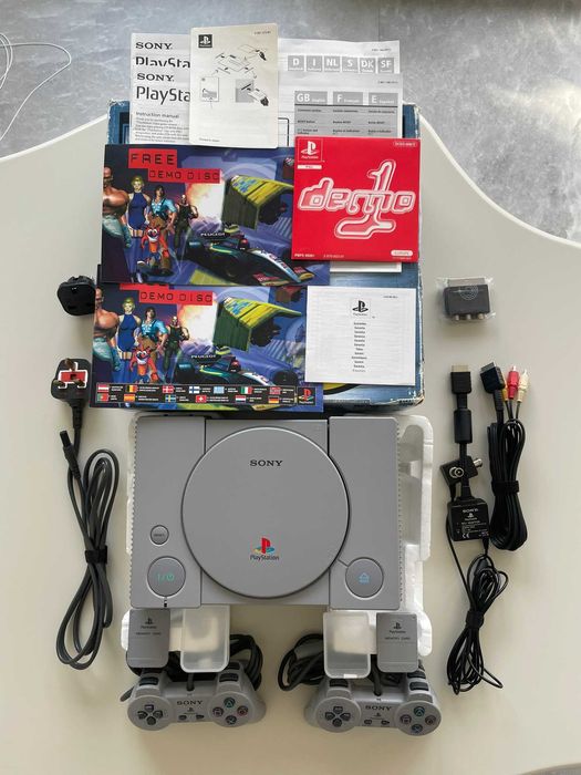 Konsola PlayStation 1 PS1 PSX SCPH 5552 Kompletny zestaw w pudełku ...