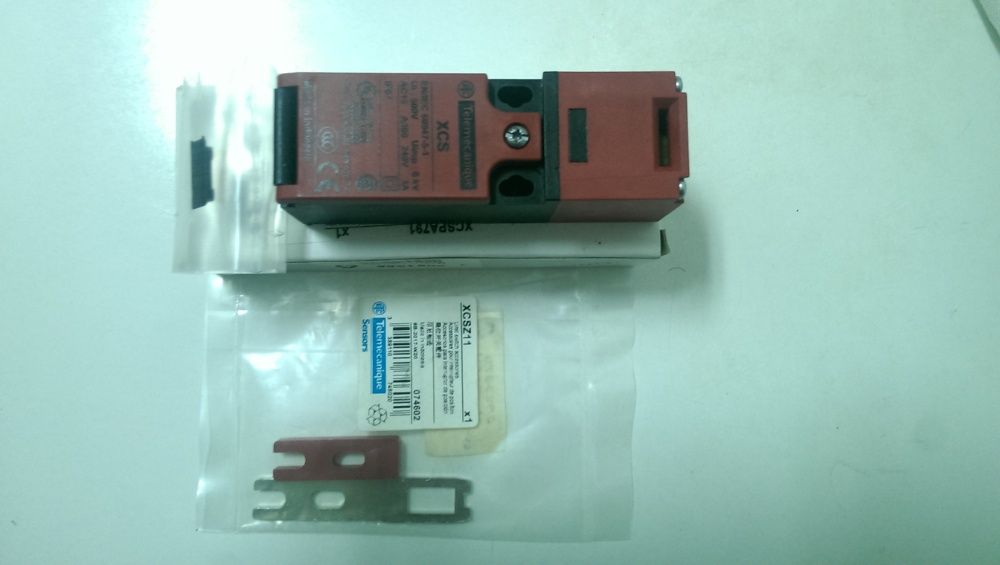 Interruptor segurança telemecanique XCSPA791 + chave XCSZ11 novos. Ovar ...
